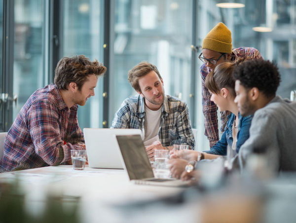 【AI 新手包 #6 AI 合規 × 風險管理】企業選擇 AI 工具時的避雷指南